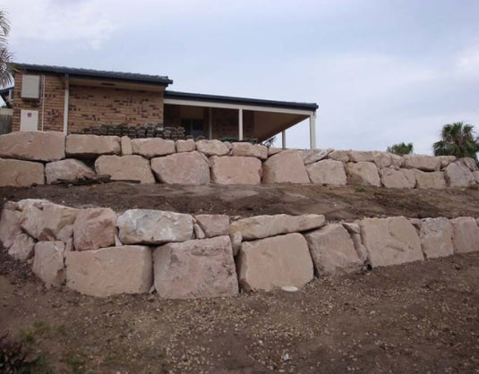 Random Sandstone Boulder Retaining Walls - Natural and Robust Retainin ...