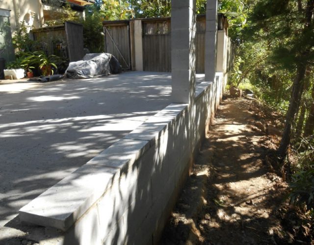 Courtyard Expansion with Besser Concrete Block Wall in Ashmore – Gold ...