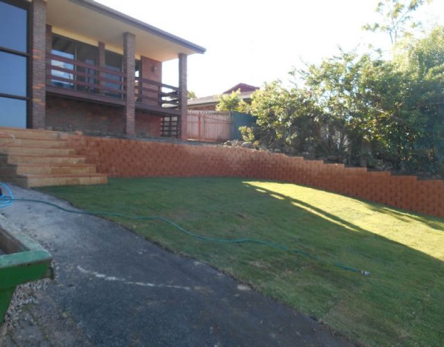 Windsor Concrete Block Wall and Versa Block Steps in Carrara, Gold ...
