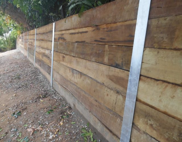 Hardwood Sleeper Retaining Wall Installation in Mudgeeraba, Gold Coast ...