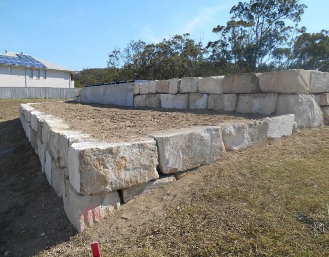 Transforming Reedy Creek: A Sandstone Boulder Wall Success Story – Gold ...